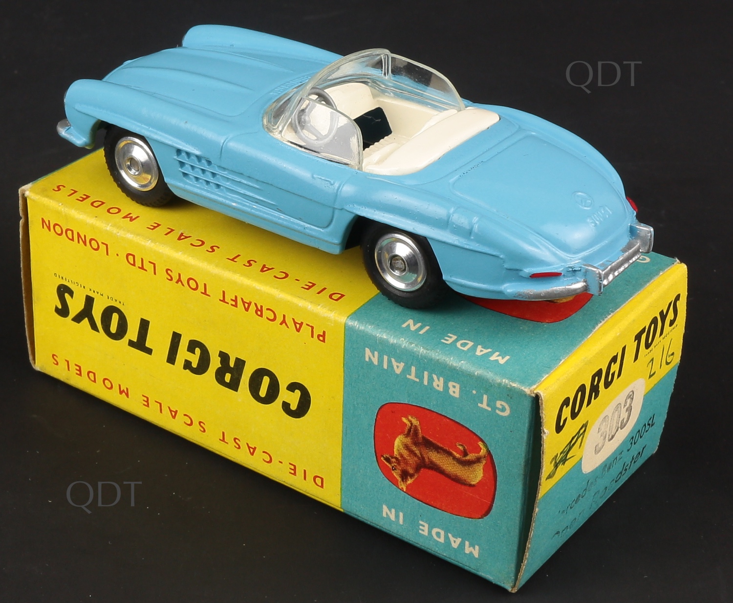 Corgi Toys 303 Mercedes Open Roadster - QDT