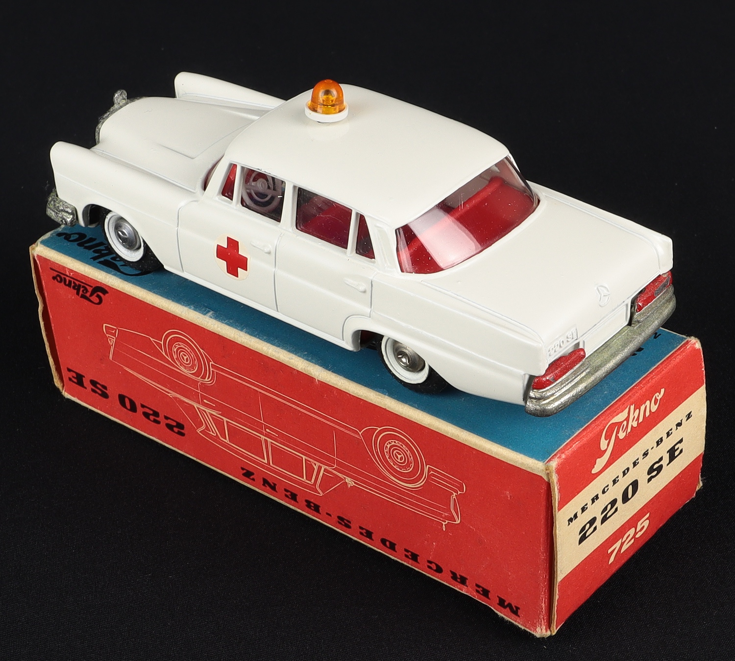 Tekno Models 725 Mercedes-Benz-220 SE - QDT