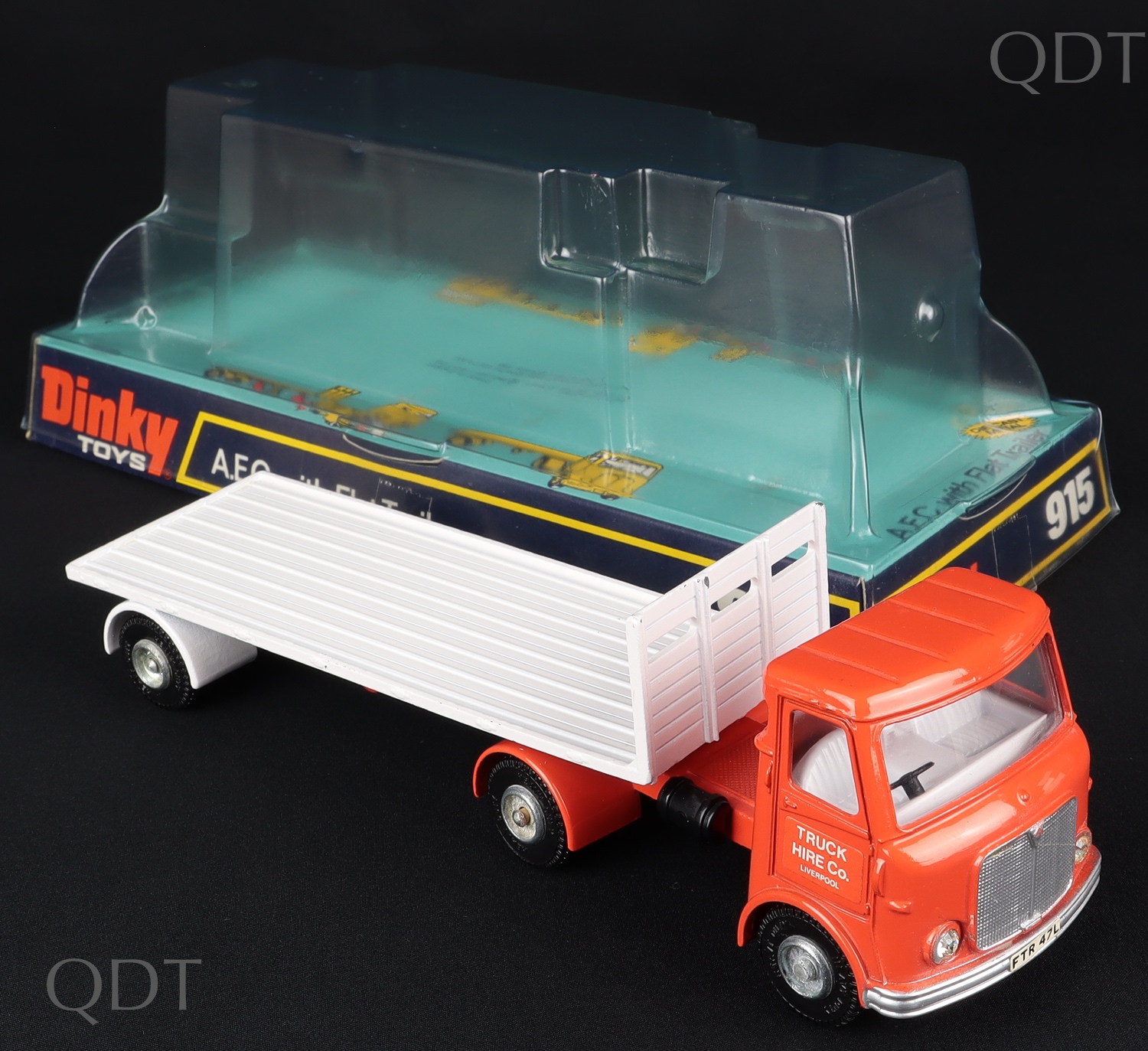 Dinky Toys 915 A.E.C. with Flat Trailer - QDT