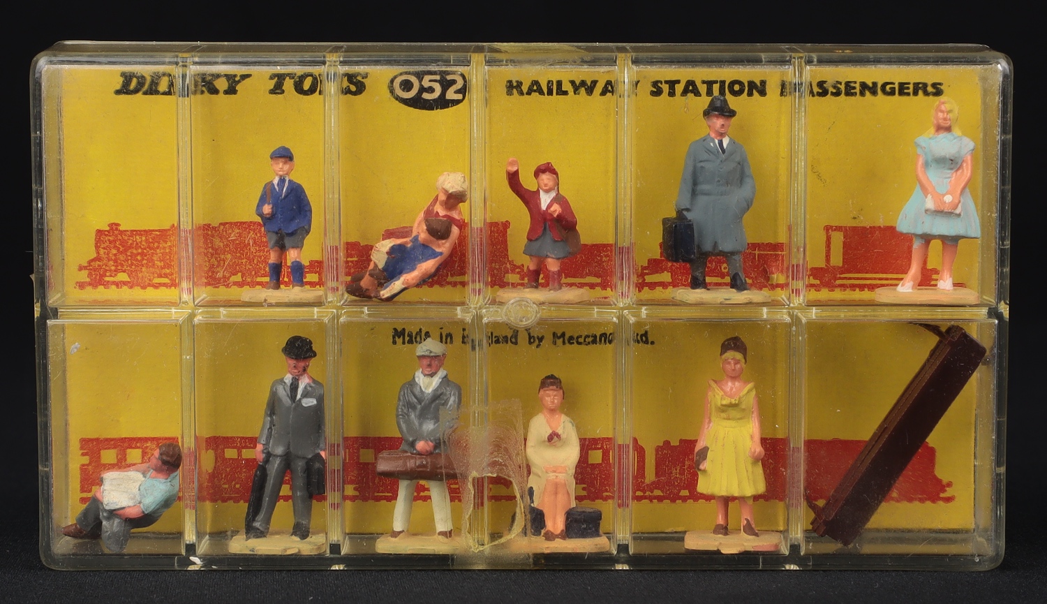 Dinky 052 Railway Station Passengers - QDT
