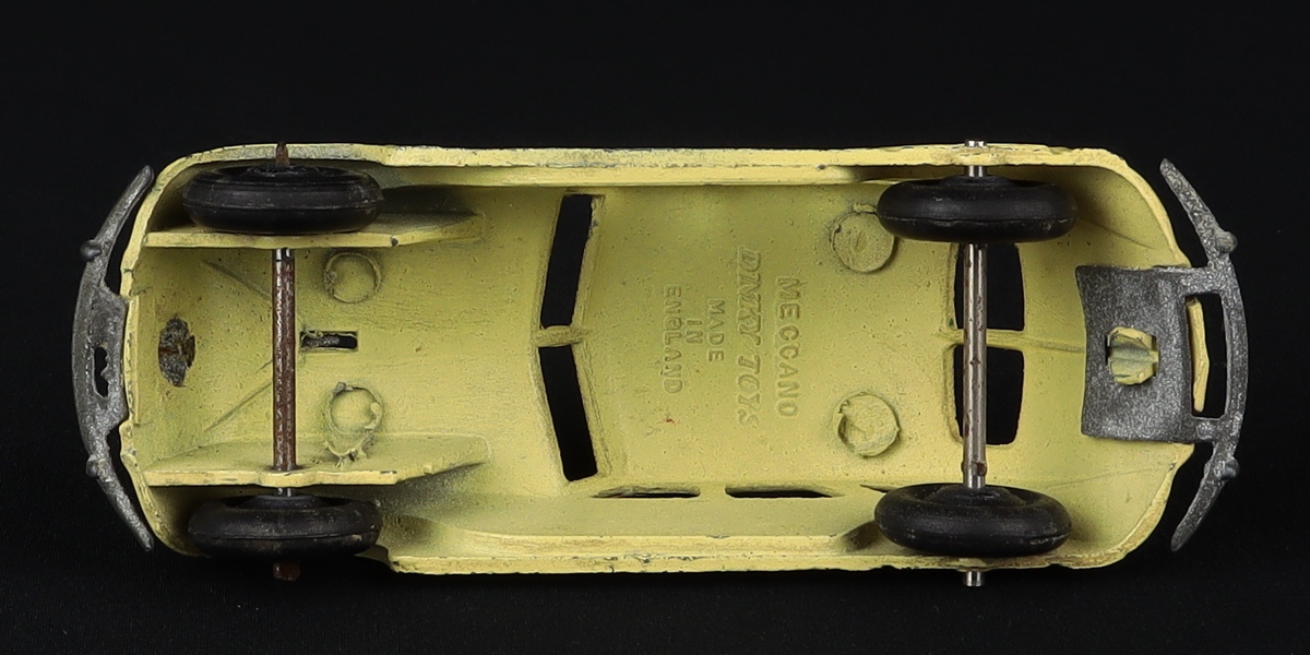Dinky Toys 30A Chrysler Airflow Saloon - QDT