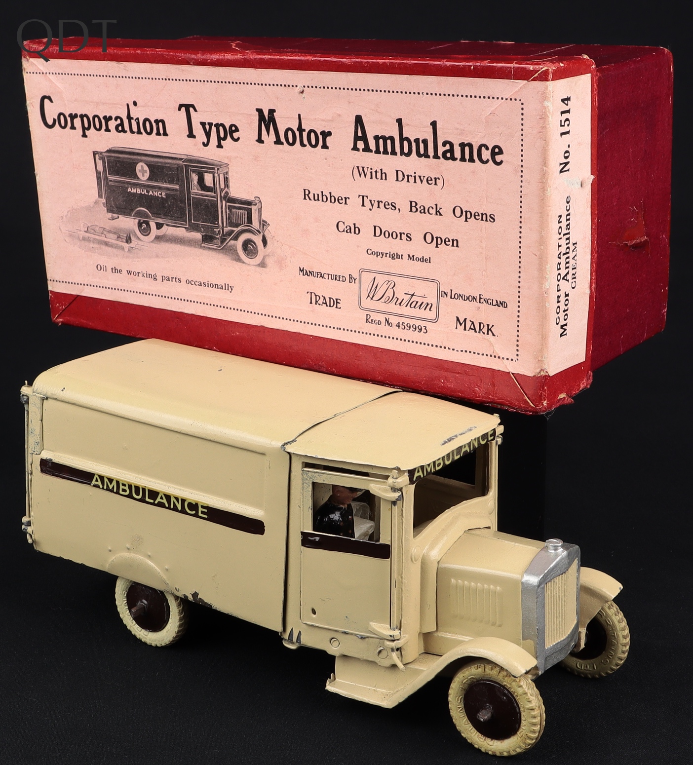 Britains Models 1514 Corporation Type Motor Ambulance - QDT