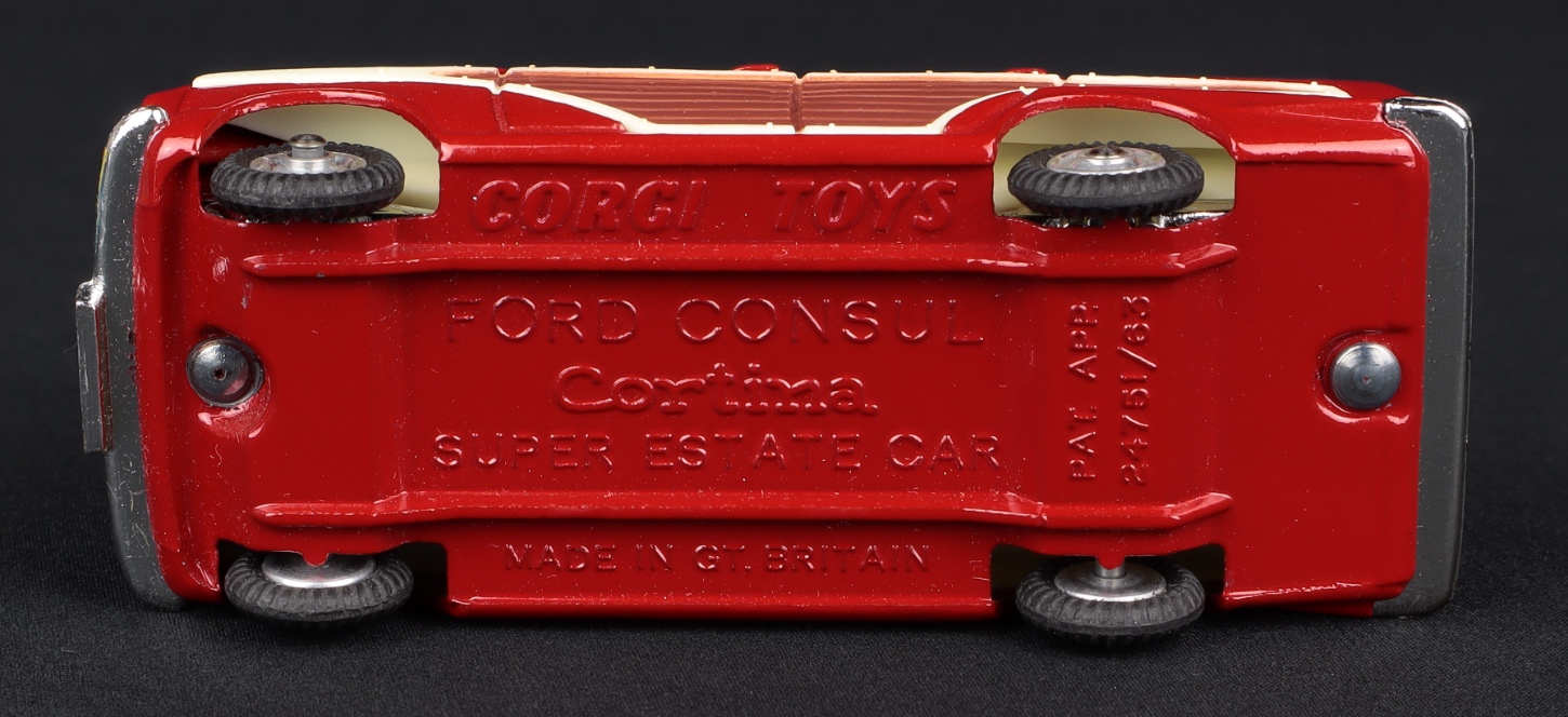 Corgi Toys 491 Cortina Estate Car - QDT