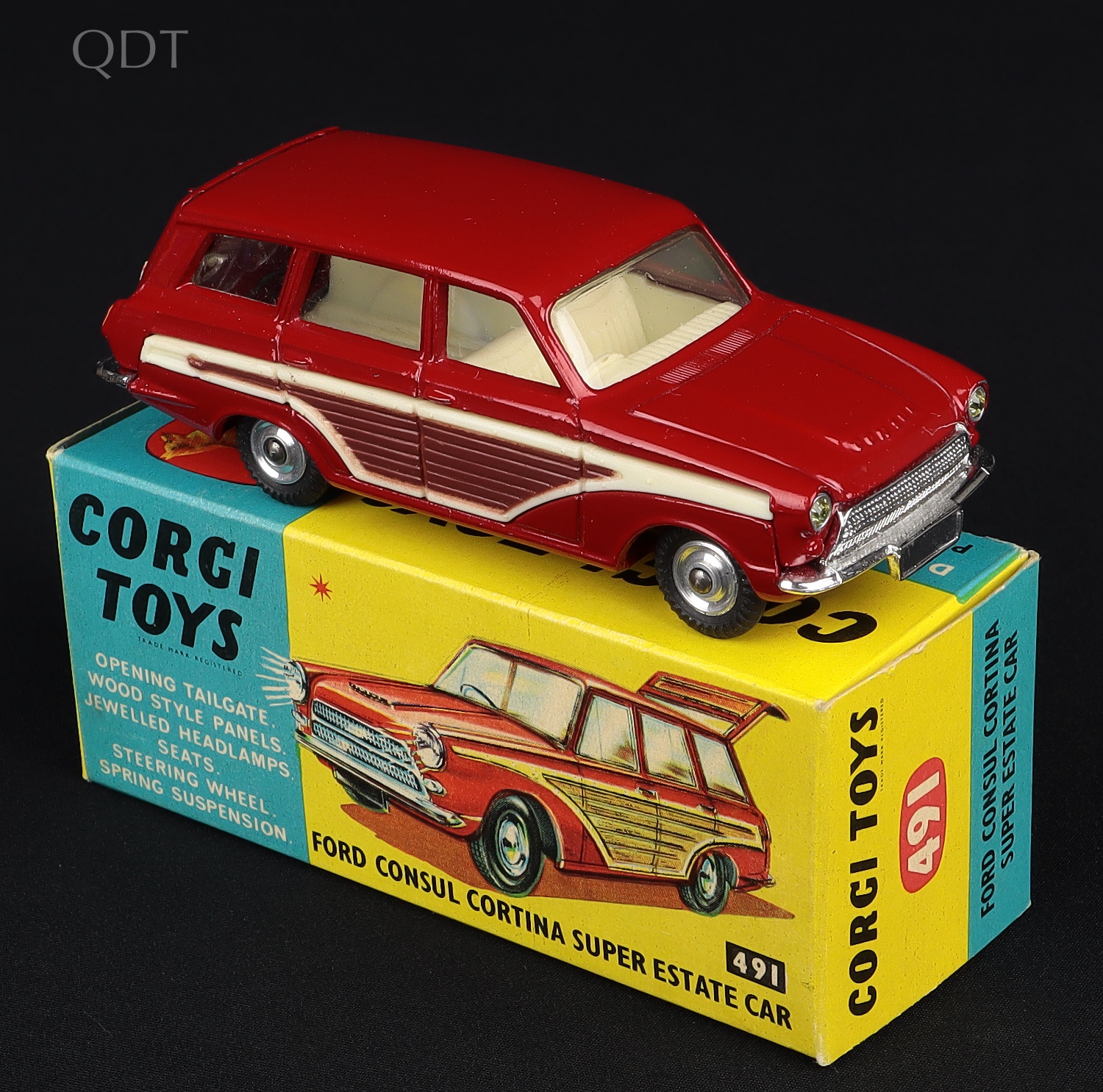 Corgi Toys 491 Cortina Estate Car - QDT