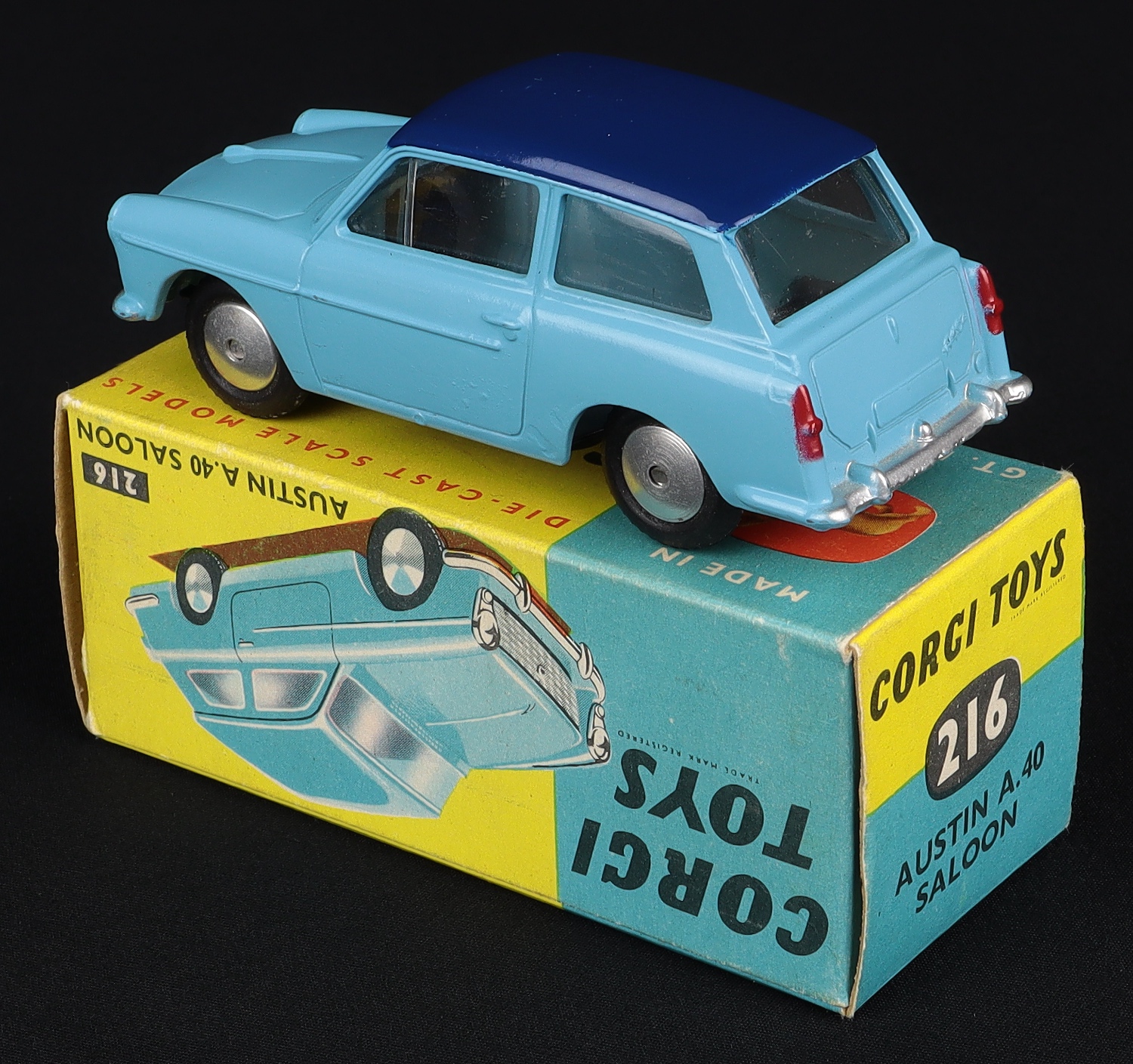 Corgi Toys 216 Austin A40 Saloon - QDT
