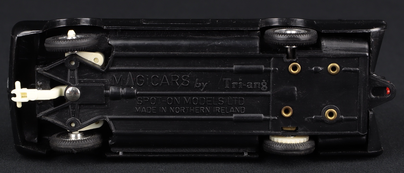 Spot-on Models 905 Magicar Batmobile - QDT