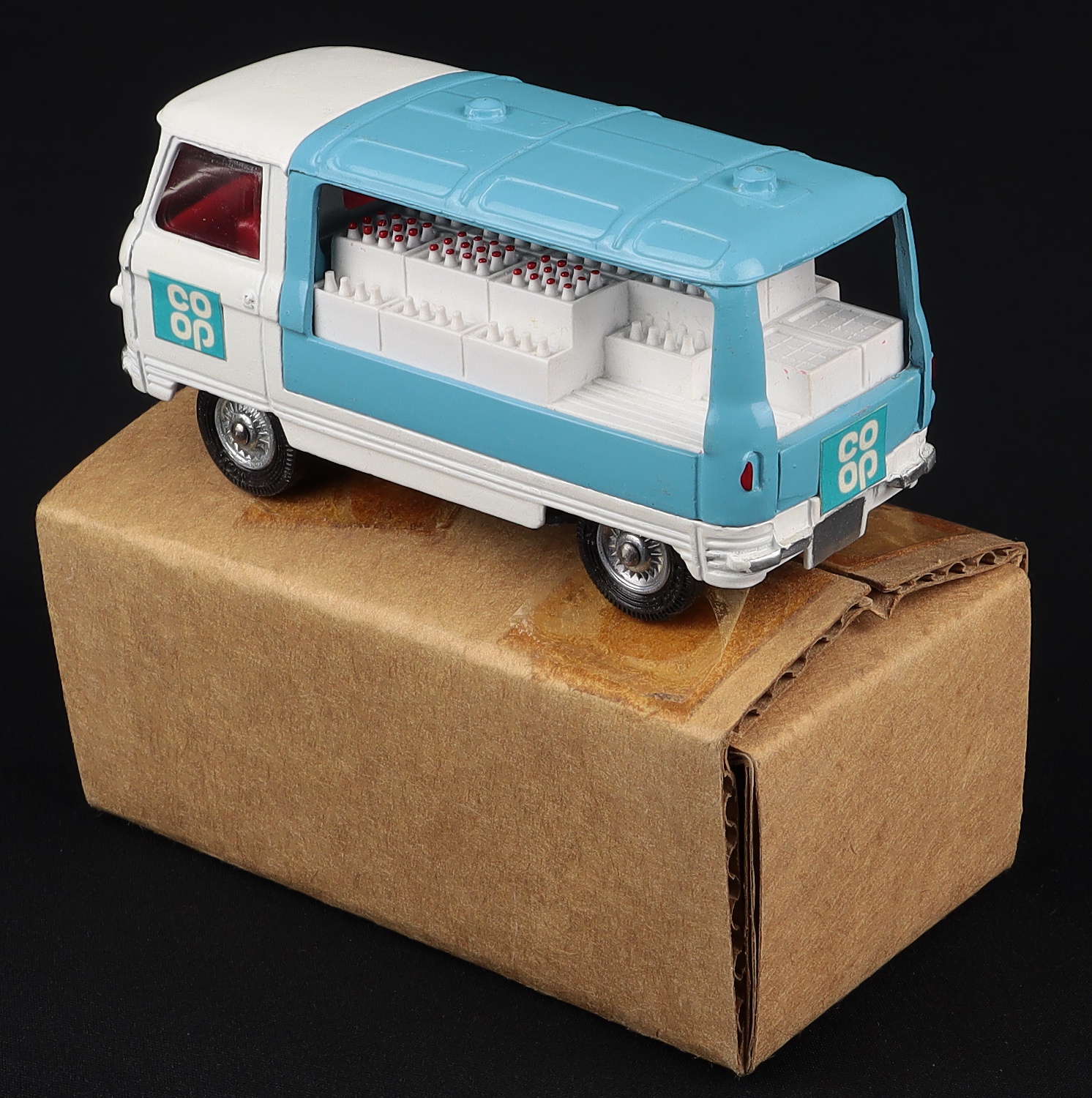 Corgi Toys 466 Commer Milk Float with CO-OP livery - QDT