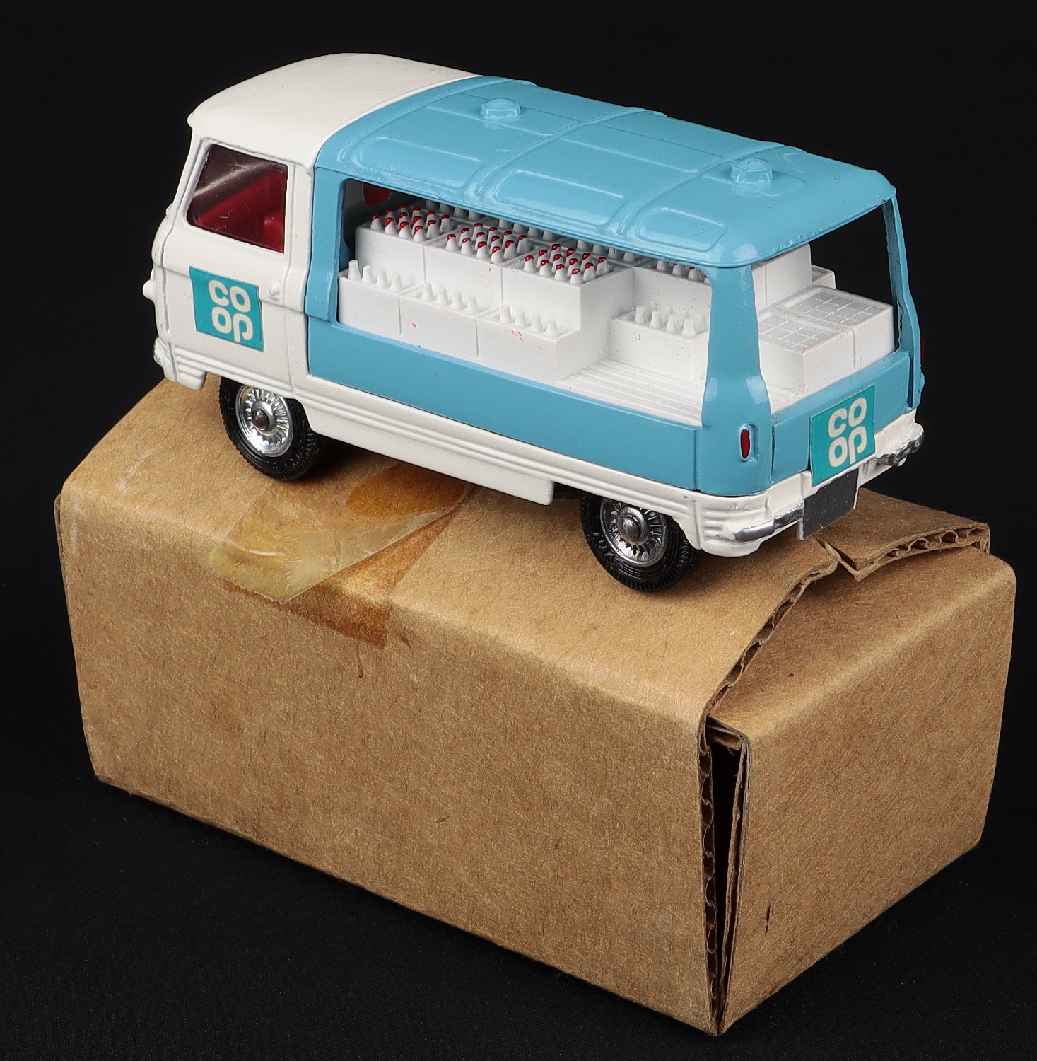 Corgi Toys 466 Commer Milk Float with CO-OP livery - QDT