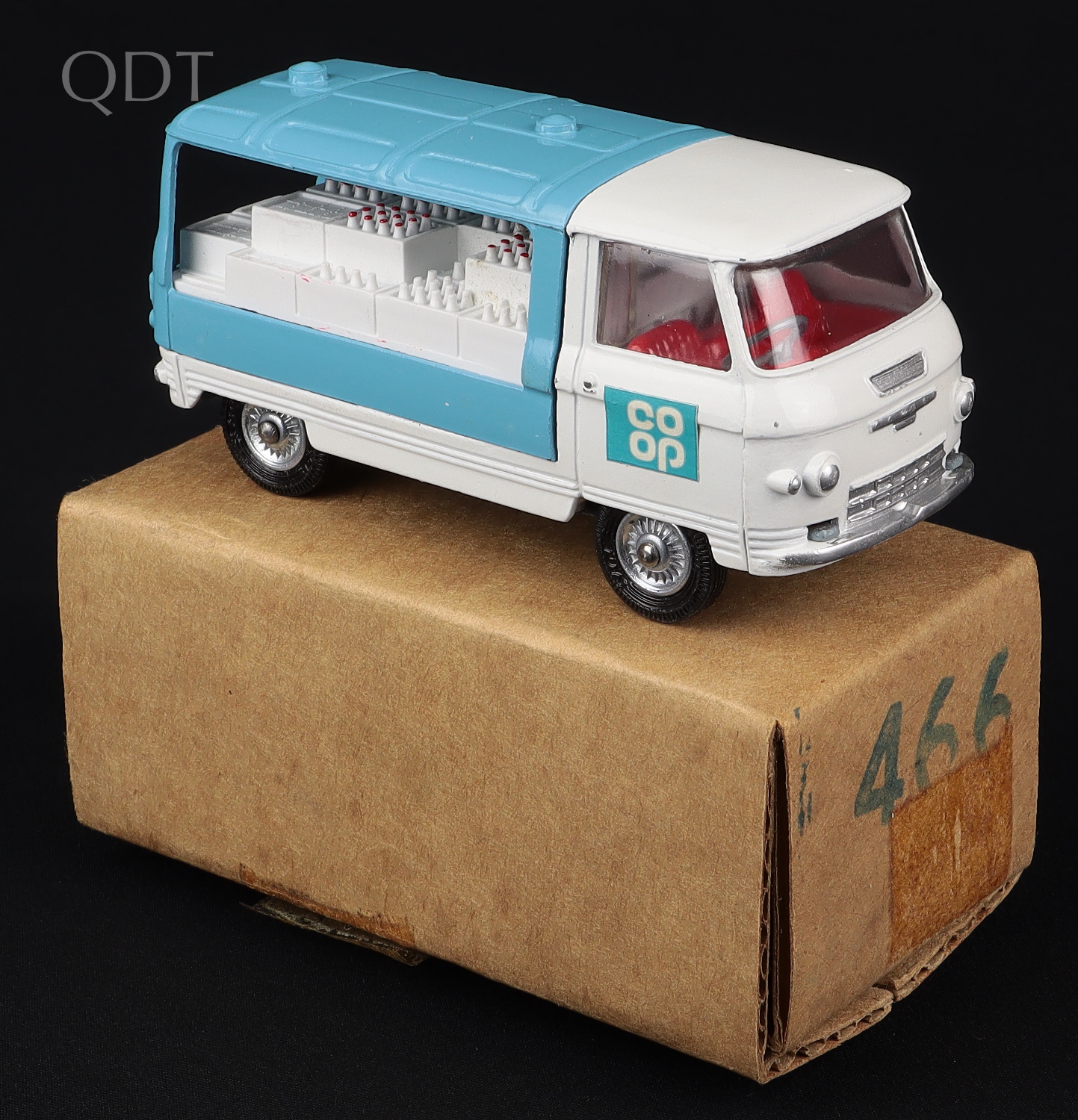 Corgi Toys 466 Commer Milk Float with CO-OP livery - QDT