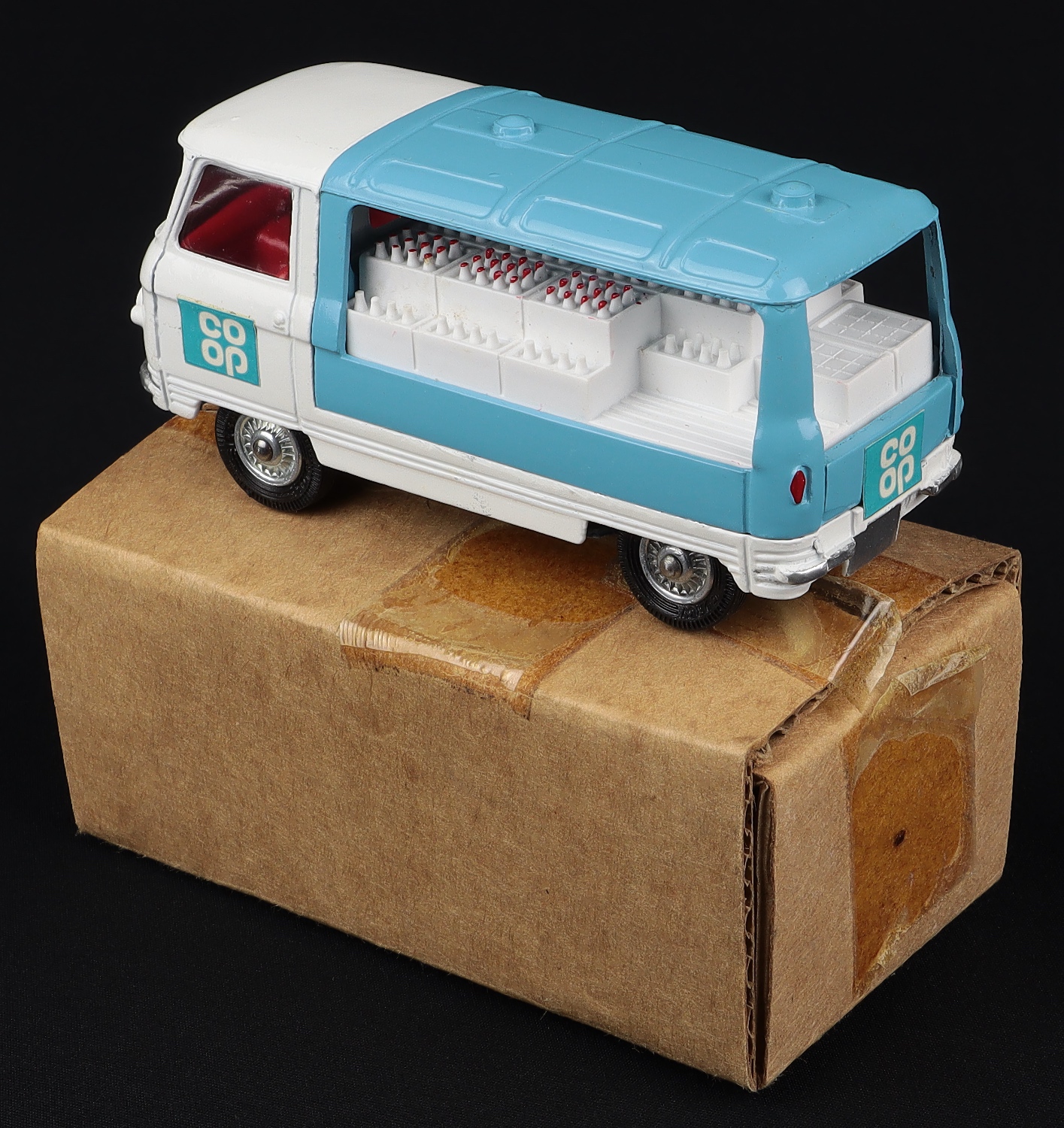 Corgi Toys 466 Commer Milk Float with CO-OP livery - QDT