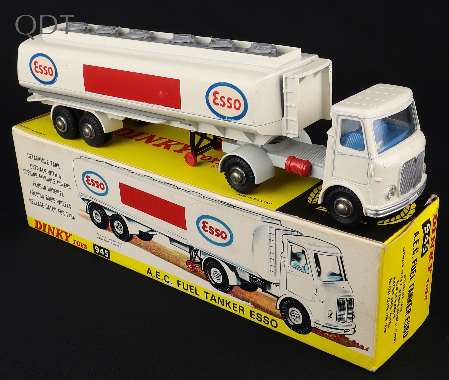 Dinky Toys 945 AEC Fuel Tanker - QDT