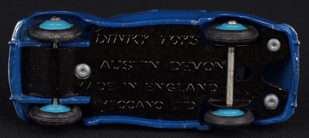 Dinky Toys 40D 152 Austin Devon Saloon - QDT